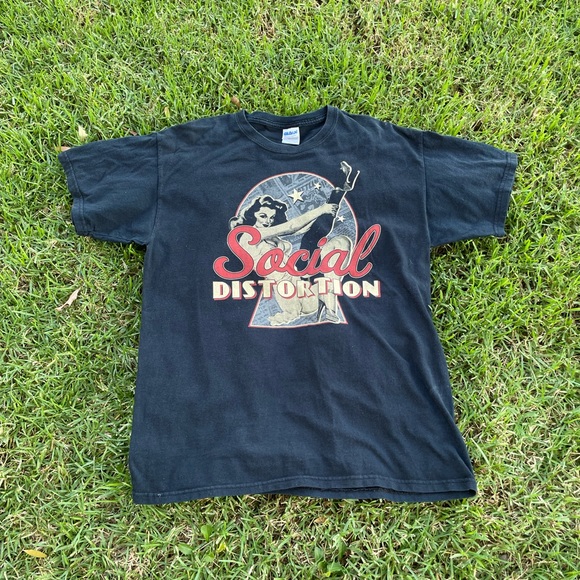 Gildan | Shirts | Y2k Vintage Social Distortion Pin Up Logo Punk ...